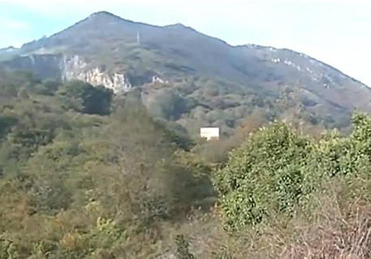 «El rebote de una esquirla de una bala», posible causa de la tragedia en Cabranes: «Es una ...